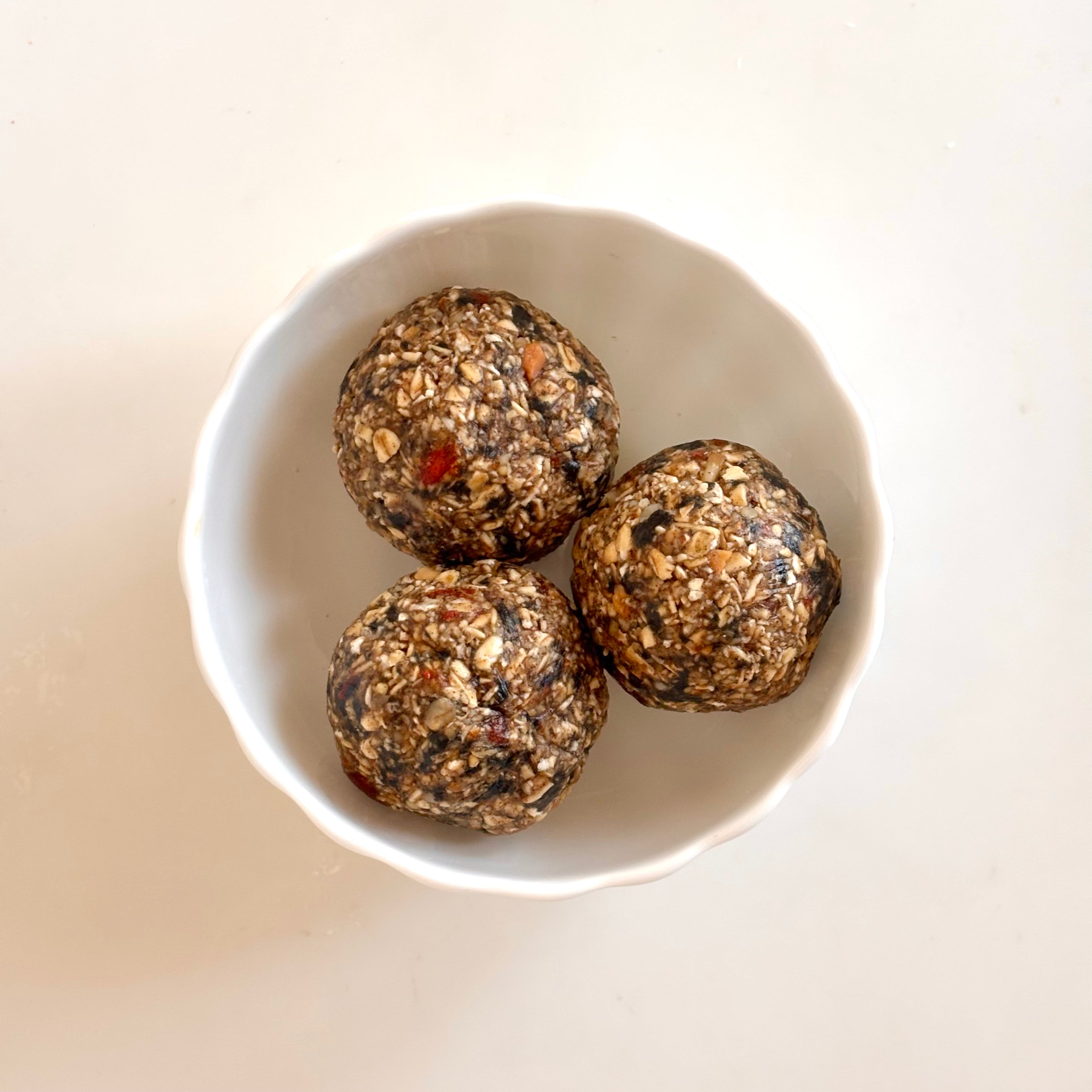 Black Sesame & Date Bliss Ball – Tokyo Juice